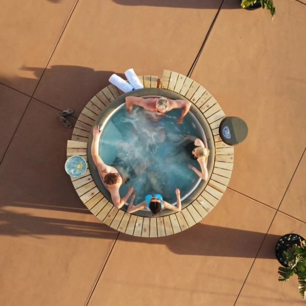 Softub PoseidonX - 6 Person Hot Tub - BayTub Softubs Canada